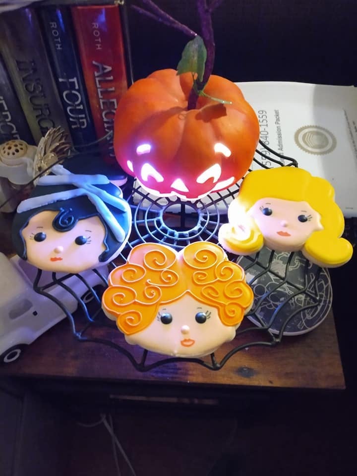 Halloween character Cookies - Hocus Pocus heads | Heavenly Butterfly Bakery